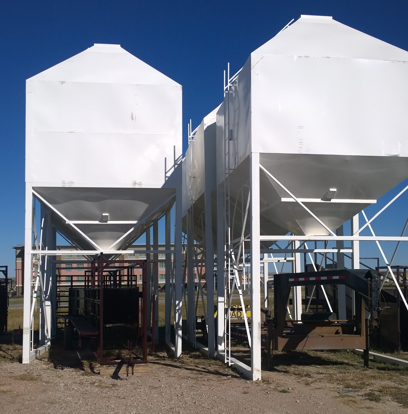 28 & 40 Ton Overhead - Cow Country Equipment